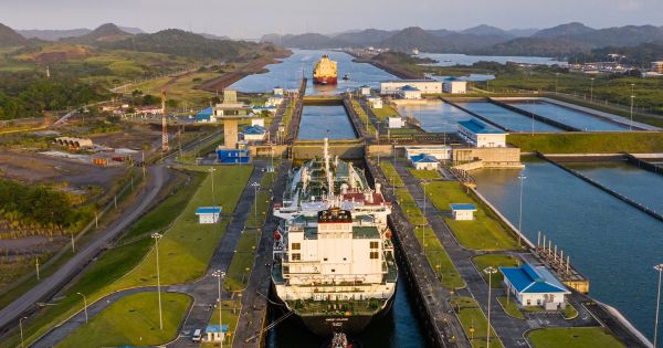 Canal De Panamá Anuncia Aumento De Calado A 50 Pies — Mercopress