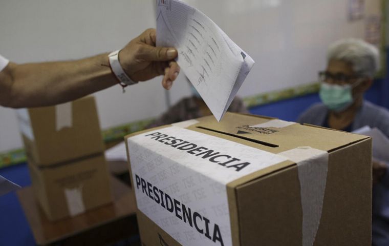 Costa Rica espera resultados tras unas elecciones marcadas por la ...