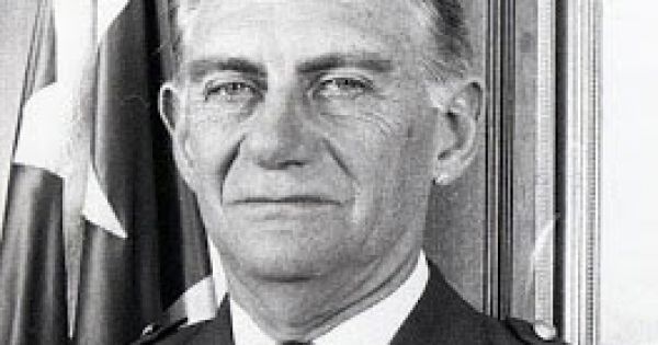 Murió el General del Aire Matthei, clave para la apertura democrática ...