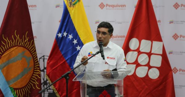 Maduro nombra nuevo ministro de Petróleo — MercoPress Maduro nombra nuevo ministro de Petróleo — MercoPress